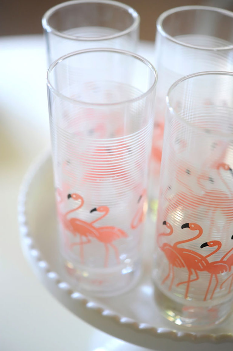 Ultimate Guide to Vintage Glassware - A Vintage Splendor