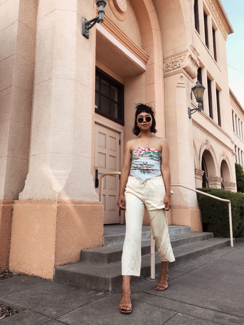 Thrifting Like a Pro - 4 Experts Share Their Tips - A Vintage Splendor