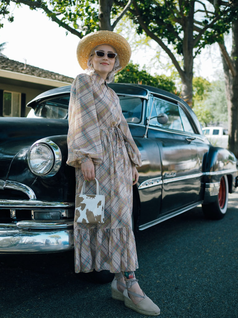 Thrifting Like a Pro - 4 Experts Share Their Tips - A Vintage Splendor