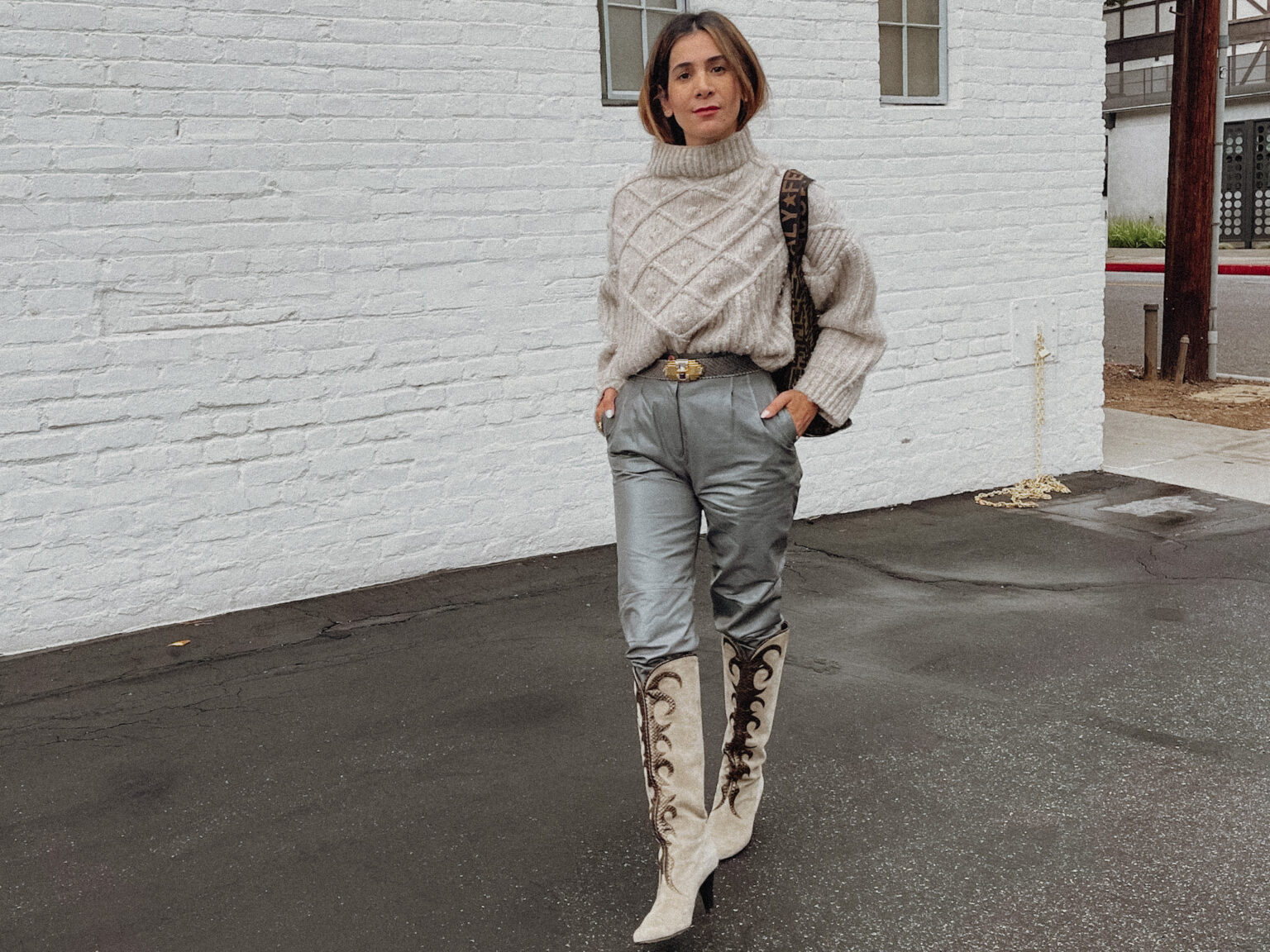 Timeless Style: Building Your Wardrobe with Vintage Essentials